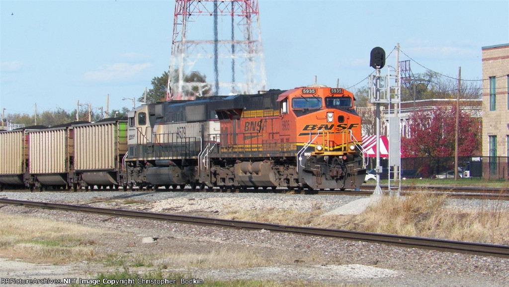 BNSF 5935